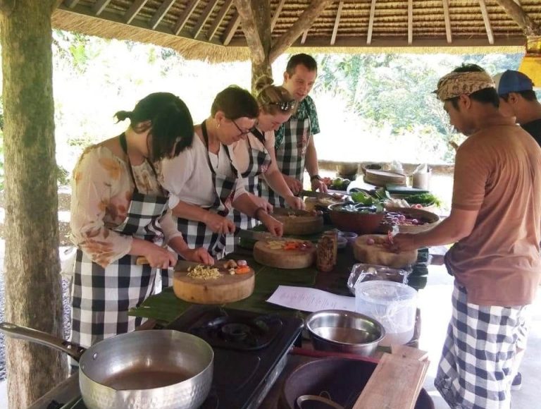 Balinese Cooking Class - Bali Qhiu Holiday
